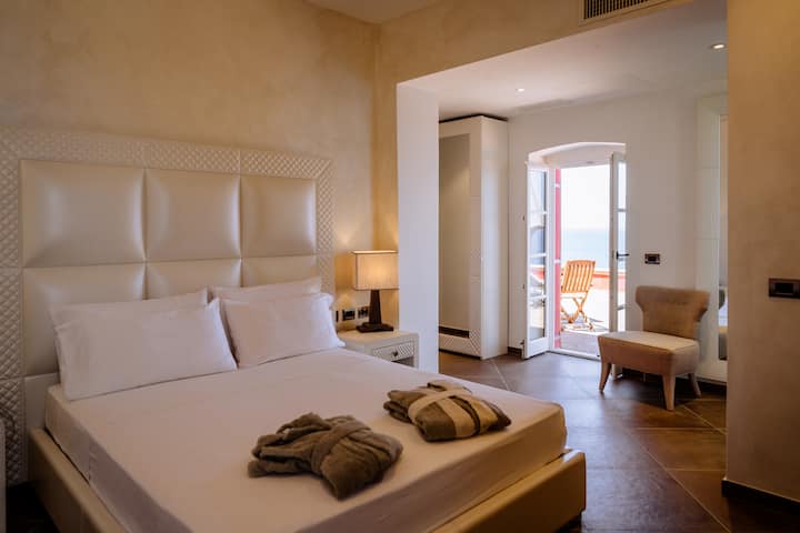 Suite With Private Sea View Terrace In Lighthouse - Isola del Giglio