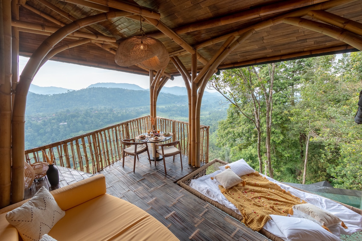Cliffside Bamboo Treehouse - Private Heated Pool - Treehouses for Rent ...