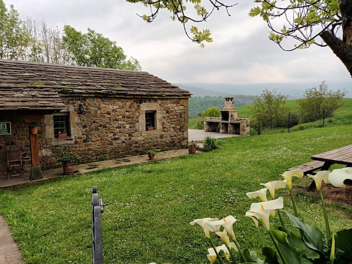 Beautiful Cabaña Pasiega - Selaya