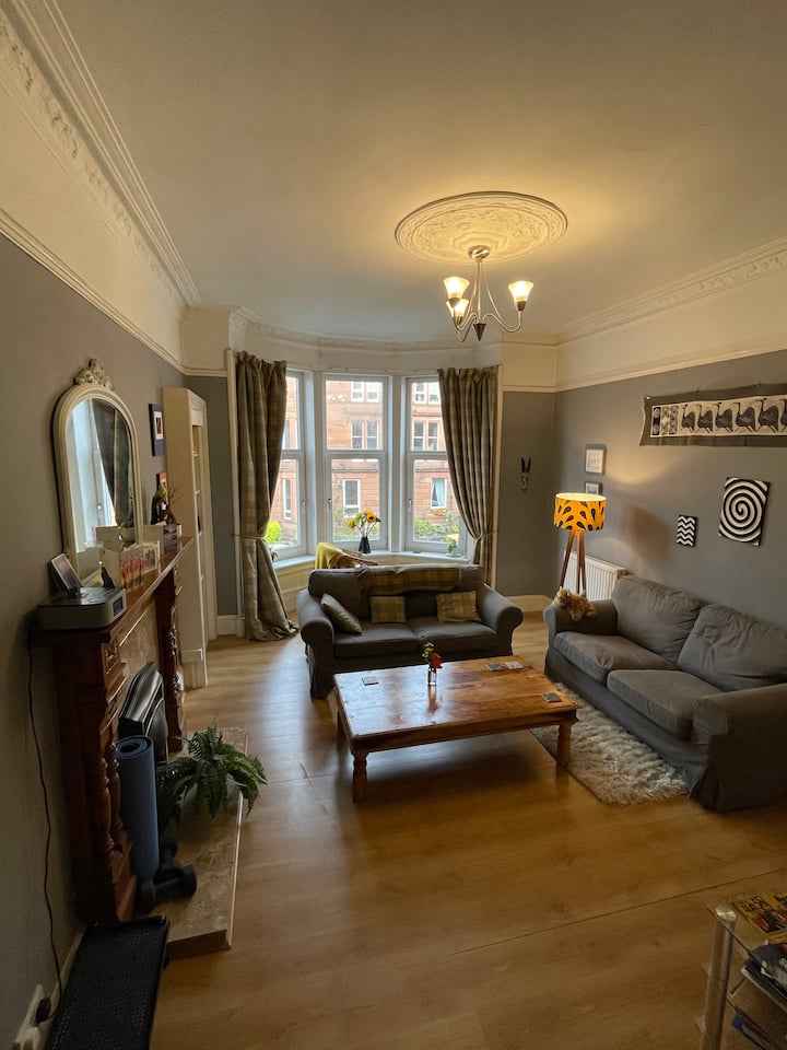 Spacious Two Bed Flat In Glasgow - Glasgow