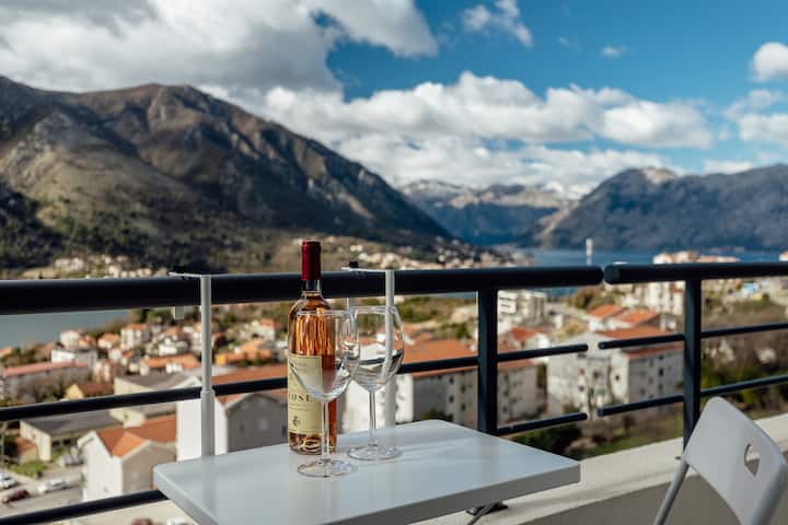 Lana Sea View Apartment - Kotor