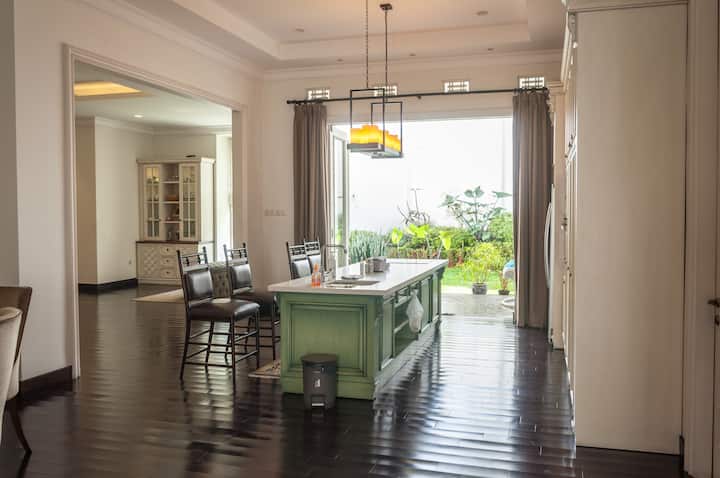 City Villa 3br Near Trendy Cafes - Bandung