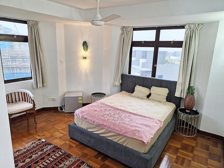 Big Room With Free Facilities. - Singapore