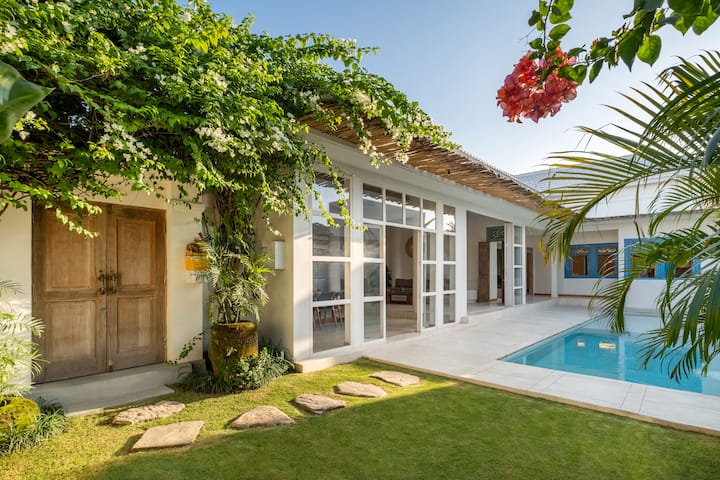 Elegant Canggu Villa Clean Water + Great Amenities - Canggu