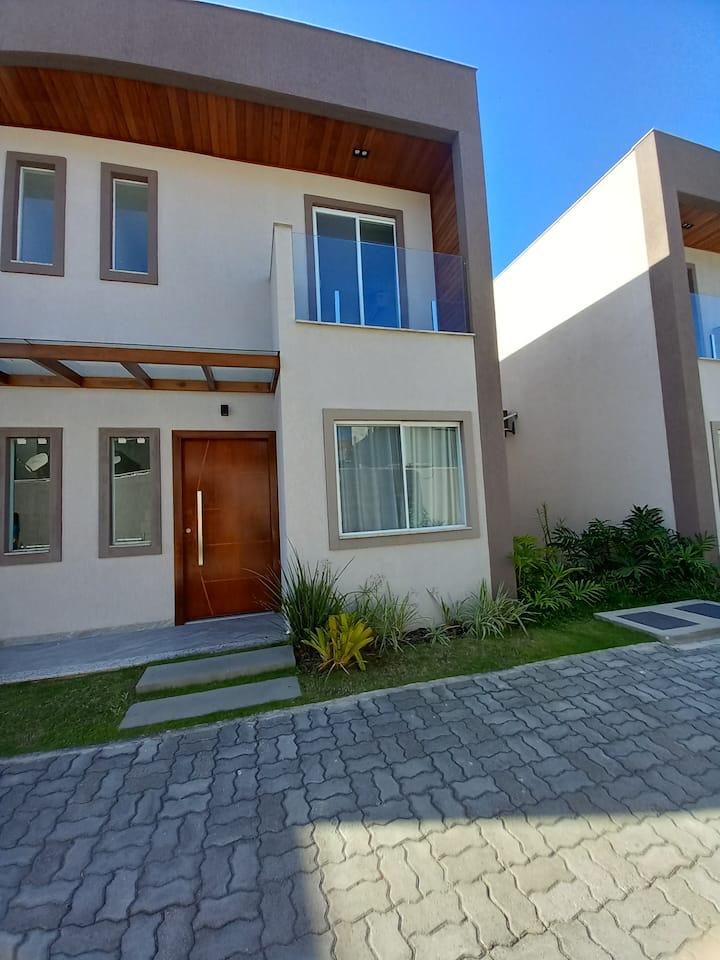 Excelente Casa Em Condomínio Fechado! - Cabo Frio