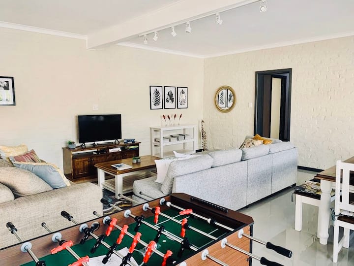 Tranquil Home-perfect Location - South Africa