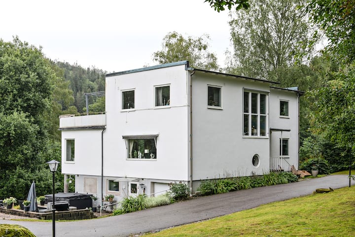 Funkishus  Sovrum Bastu Spapool - Borås
