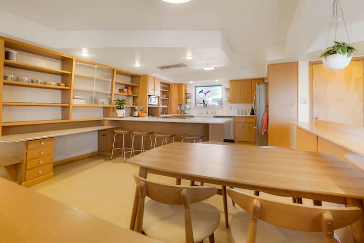 Central Bright + Spacious Mid-century Home W/ Yard - Boulder, CO