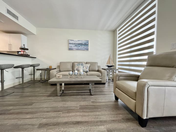 Amazing 1/1 Condo W Free Parking - Miami, FL