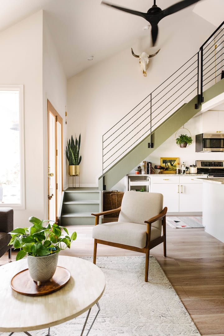 Modern Downtown Condo W/ Loft - Boulder, CO