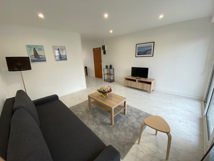 Appartement Agréable, Chaleureux Et Fonctionnel - Laval, France