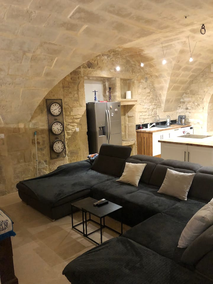 Beaucaire: 
Loft Ravissant - Beaucaire