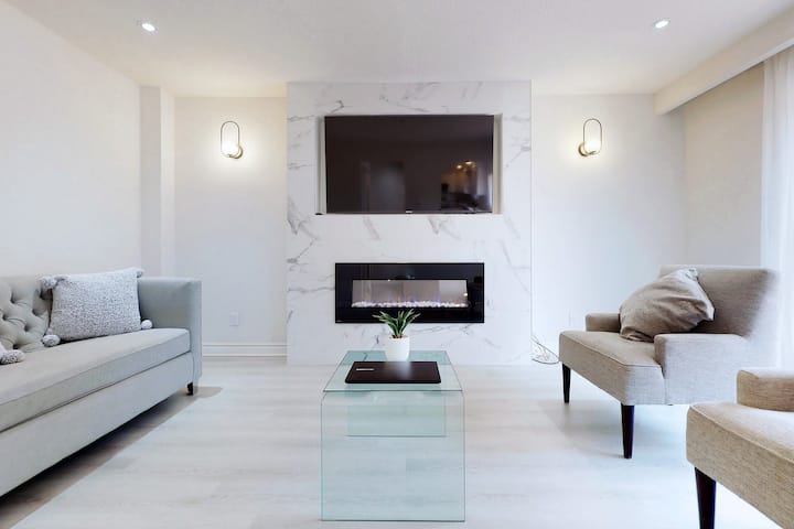 Cozy 4 Bedroom Home With Ravine View & Park Access - Markham