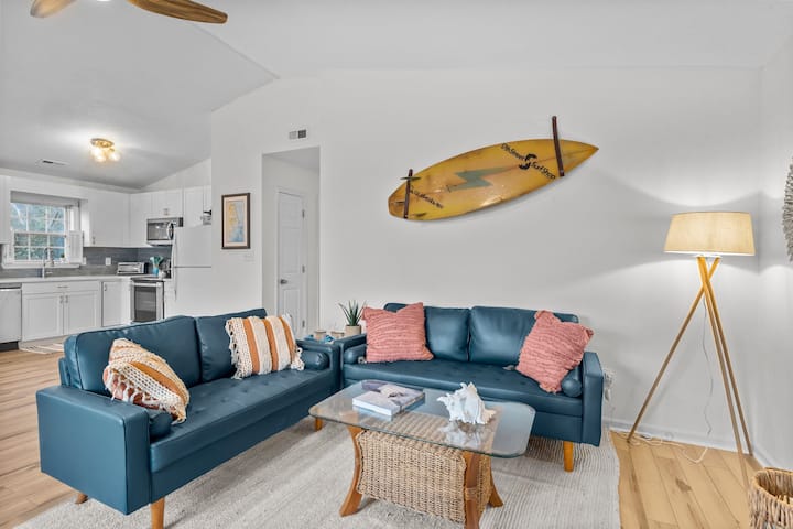 Bogue Life: 3 Bd/2 Ba Boho Bungalow Mins To Beach - Emerald Isle, NC
