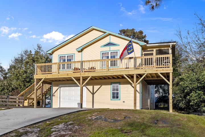 Bogue Life: 3 Bd/2 Ba Boho Bungalow Mins To Beach - Emerald Isle, NC