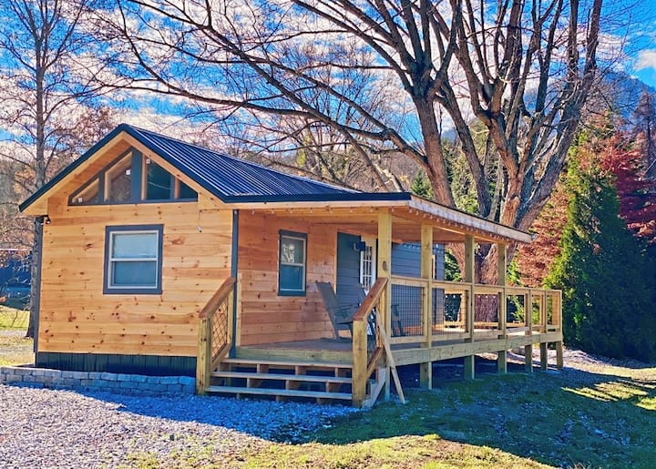 Yogi's Hideout - Wears Valley, TN