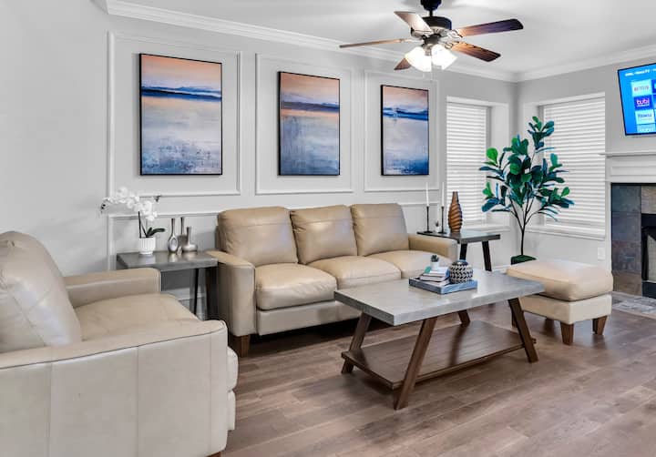 Stylish Retreat | 9 Min To Dfw Airport & At&t Stdm - Euless, TX
