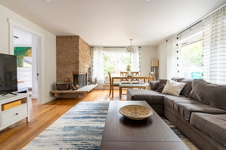 3 Bedroom Shoreline Retreat - Shoreline, WA