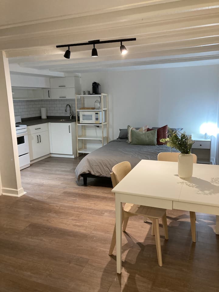 Cozy Studio Centre-ville De Qc - Levis