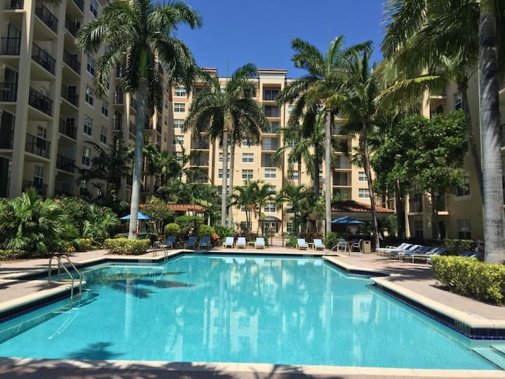 Flagler Pointe Art-focused Seasonal Rental - West Palm Beach, FL