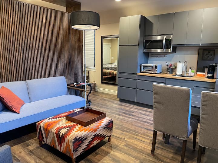 New Midtown Studio Apartment (Unit B-back) - Sacramento, CA