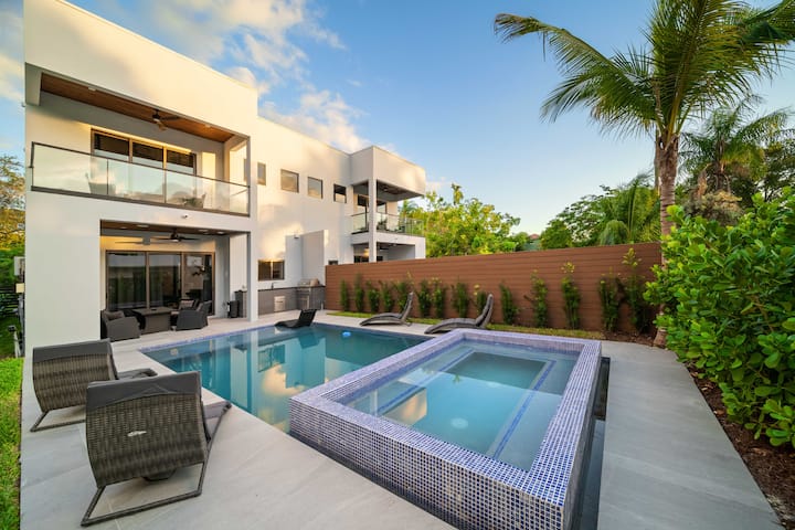 Las Olas Elements With Pool & Spa Near Beach - Fort Lauderdale