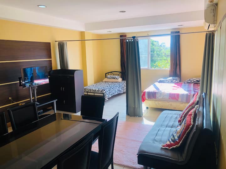 Sbma Furnished Condo - Disney+, Max & Fast Wifi - Subic