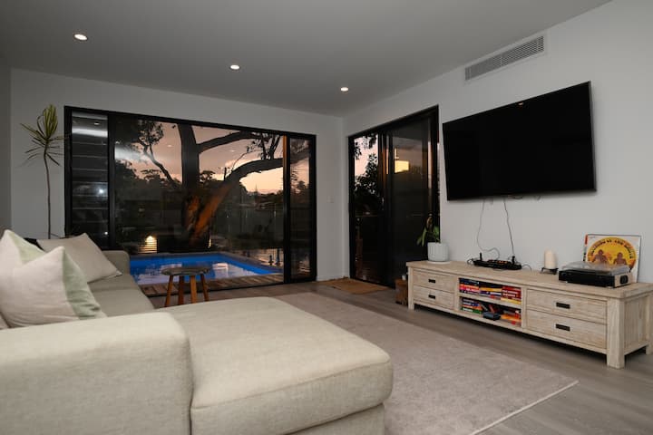 White Haven Coolangatta - Coolangatta