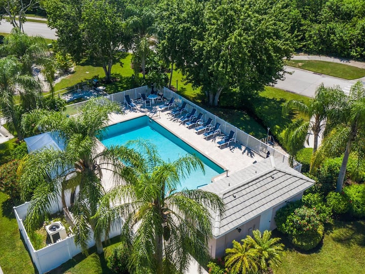 Venice Tropical Condo - Venice, FL