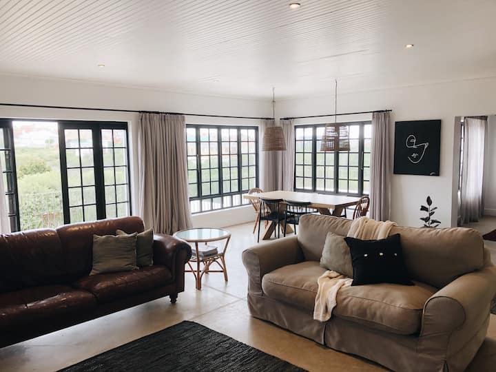 The White House - Jeffreys Bay