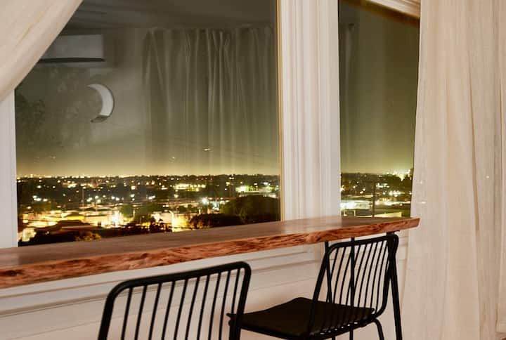 The Owl's Hideaway 50% Discount-monthly Only) - Hermosa Beach, CA