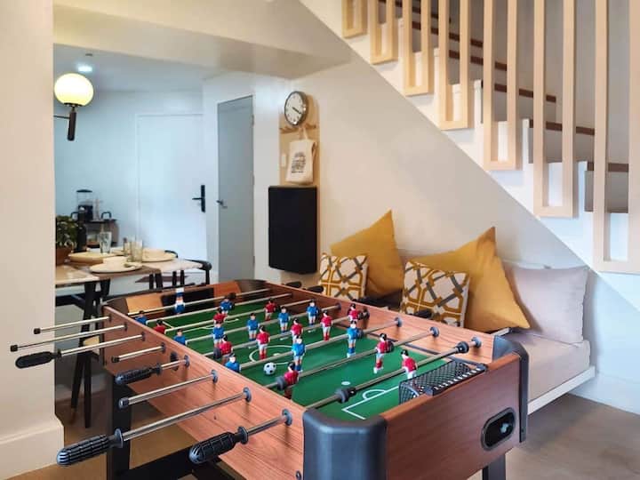 Bgc- 2br Loft Condo W/ Game Room 400mbps Wifi - Taguig