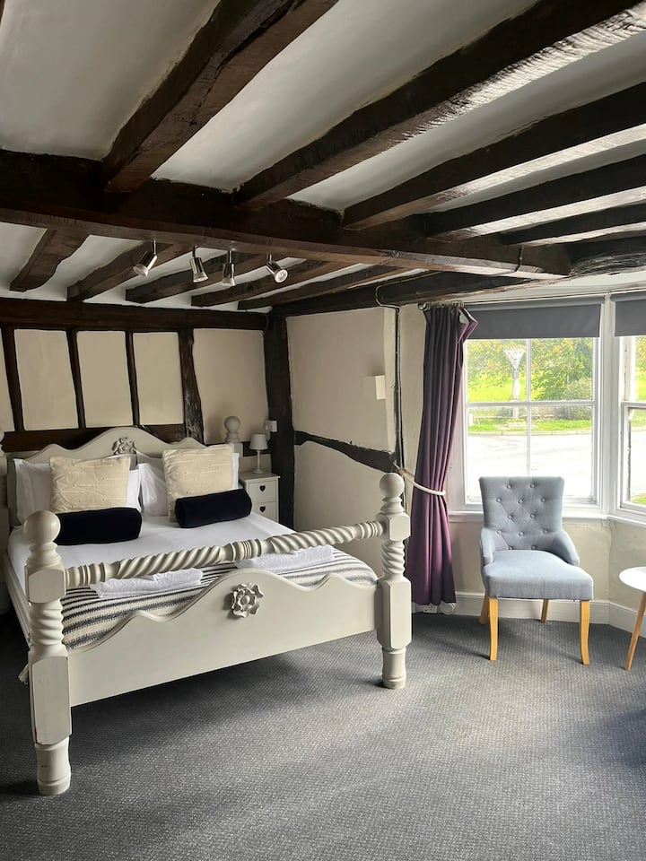 Spacious Ensuite Room In Characterful Country Pub. - Tenterden