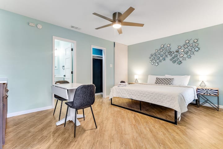 New Modern Studio Bishop Arts - Dallas, TX