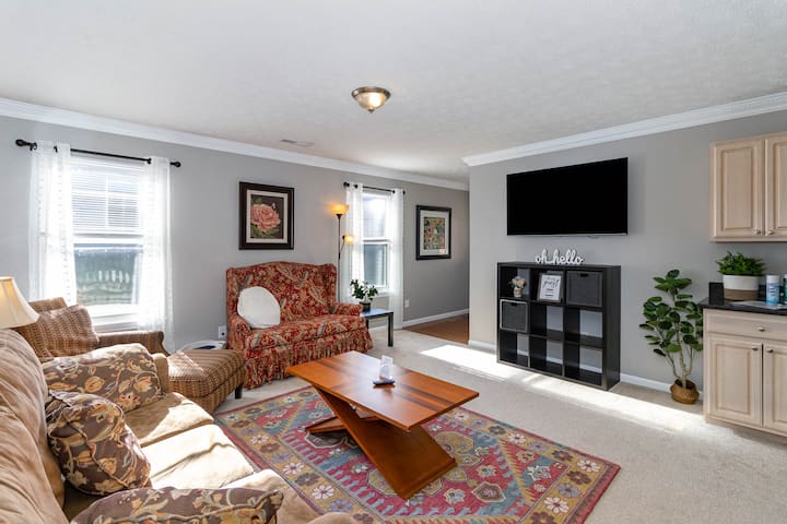 Relaxing Home Near Interstate - Middletown, OH