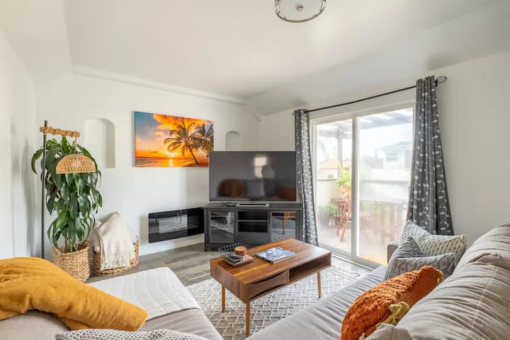 Cozy City Cottage With Bay View & Fast Wi-fi - Pacific Beach - San Diego