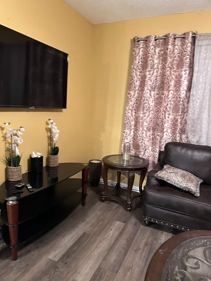 Nicehomebyatlantamotorspeedway - Hampton, GA