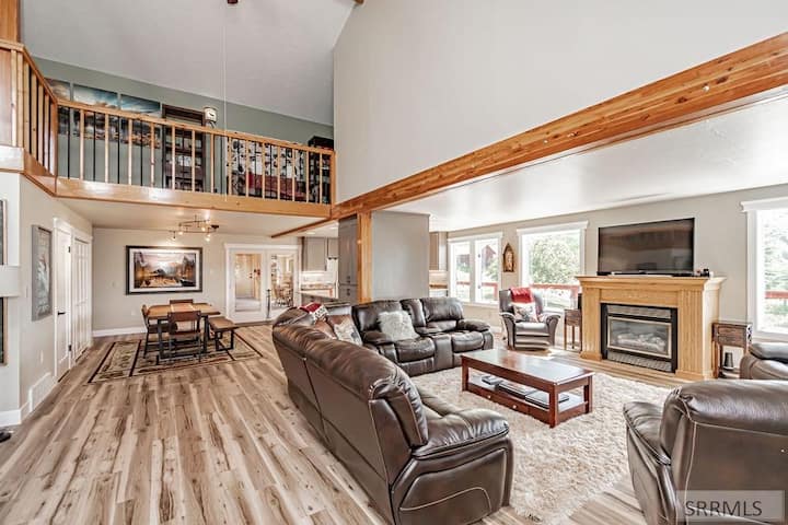 Cabin With Room For Everyone - Swan Valley, ID