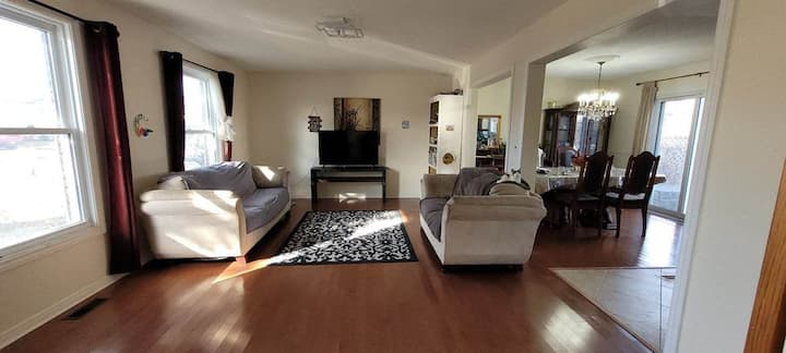 4 Bedroom House In Brockville - Brockville