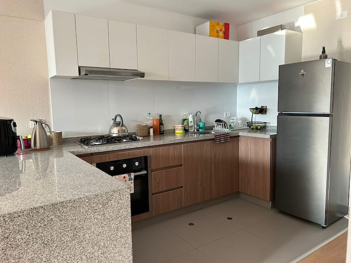 Espectacular Habitación En Linsidro, Solo Mujeres. - Lima