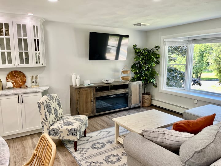 Summer Retreat Home With En Suite Studio - South Kingstown, RI