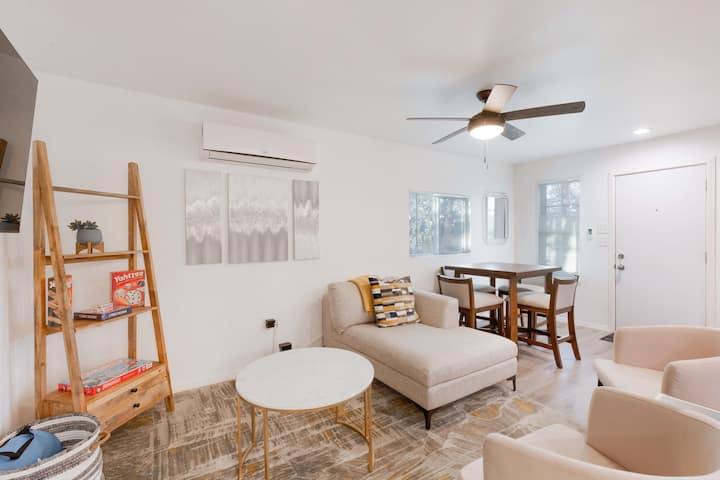 New Lake Bungalow With Hot Tub And Roof Deck - Lakeway, TX