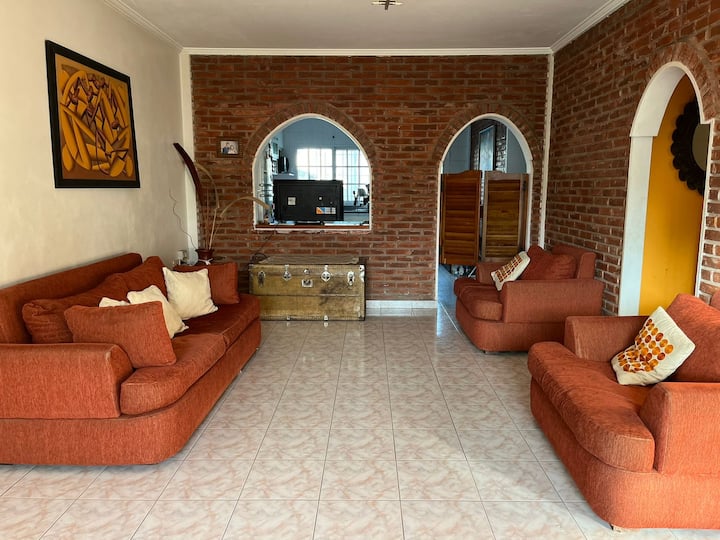 Amplia Casa Quinta En Chivilcoy - Chivilcoy