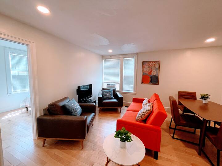 Andover Two-bedroom 1st Floor Apt W/ Free Parking - Andover, MA