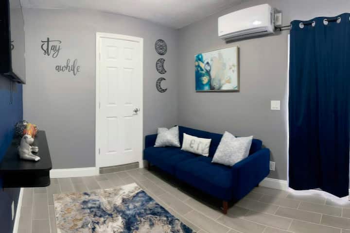 Centrally Located Guesthouse! - Brownsville, TX