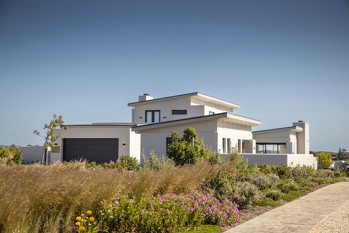 King Beds,pool,wine Estate, Walks, Water Views - Onrus
