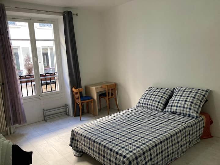 Studio,75017 Paris P. De Clichy -