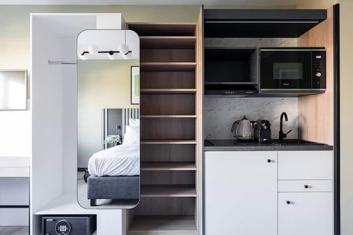 Numa | Large Studio With Kitchenette & Twin Beds - Bonn