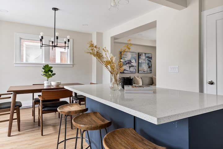 3 Bed Bright Modern Home In Heart Of Walkerville - カナダ ウィンザー