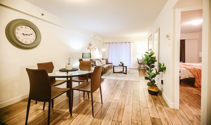 *Downtown* Clean & Modern 1 Bed
Block To Hospital - Saskatoon